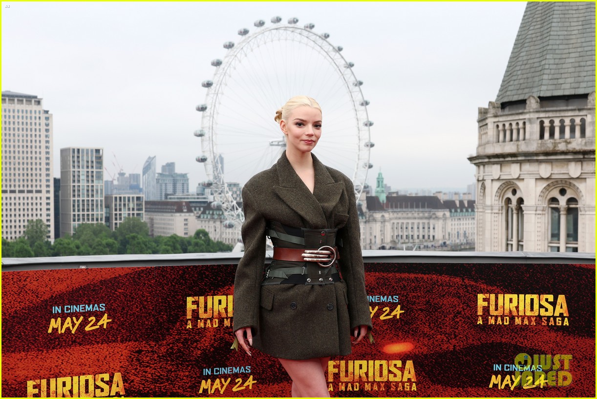 Anya Taylor Joy & Chris Hemsworth Pose in Front of London Eye During ...