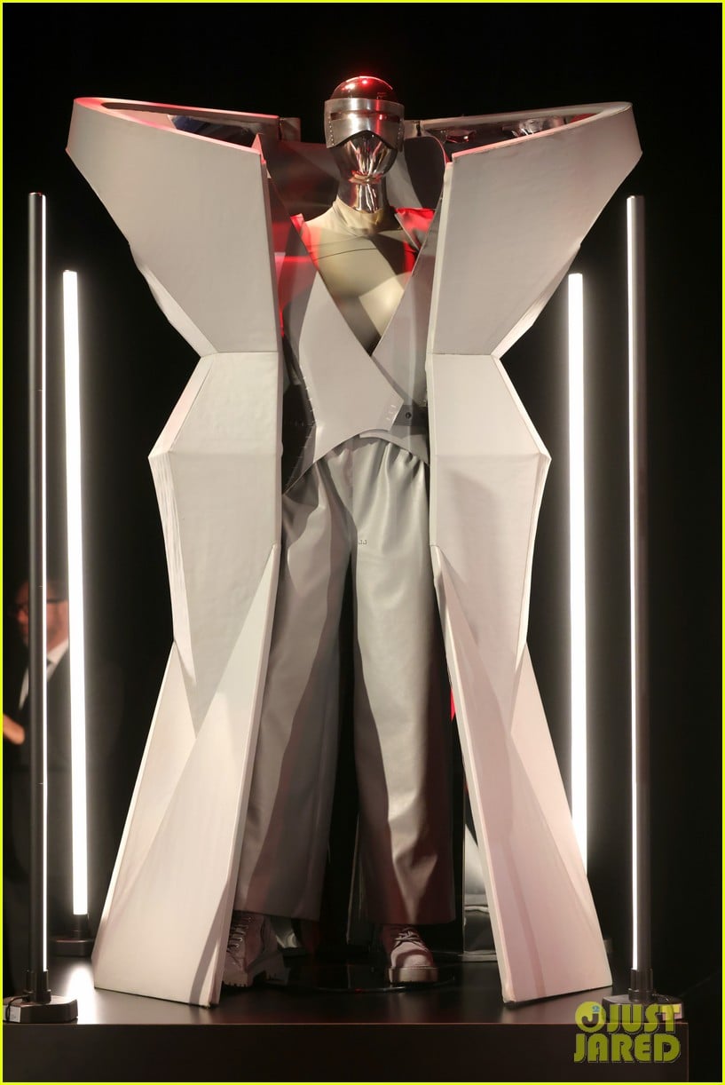 Lady Gaga Looks Out of This World in Outfit Made of Car Parts at 'Gaga ...