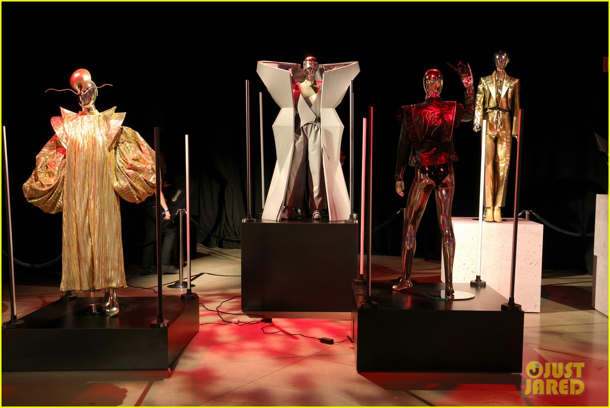 Lady Gaga Looks Out of This World in Outfit Made of Car Parts at 'Gaga ...