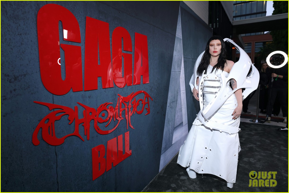 Lady Gaga Looks Out of This World in Outfit Made of Car Parts at 'Gaga ...