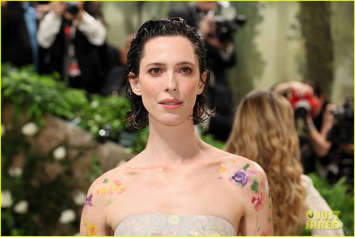 Rebecca Hall Rocks Dreamy, Floral Body Art at Met Gala 2024: Photo ...