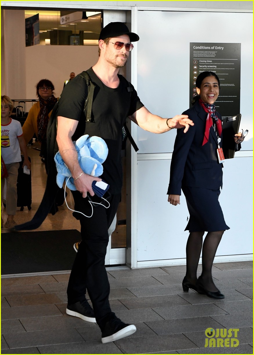 Chris Hemsworth Arrives Back in Australia After Disappointing 'Furiosa ...
