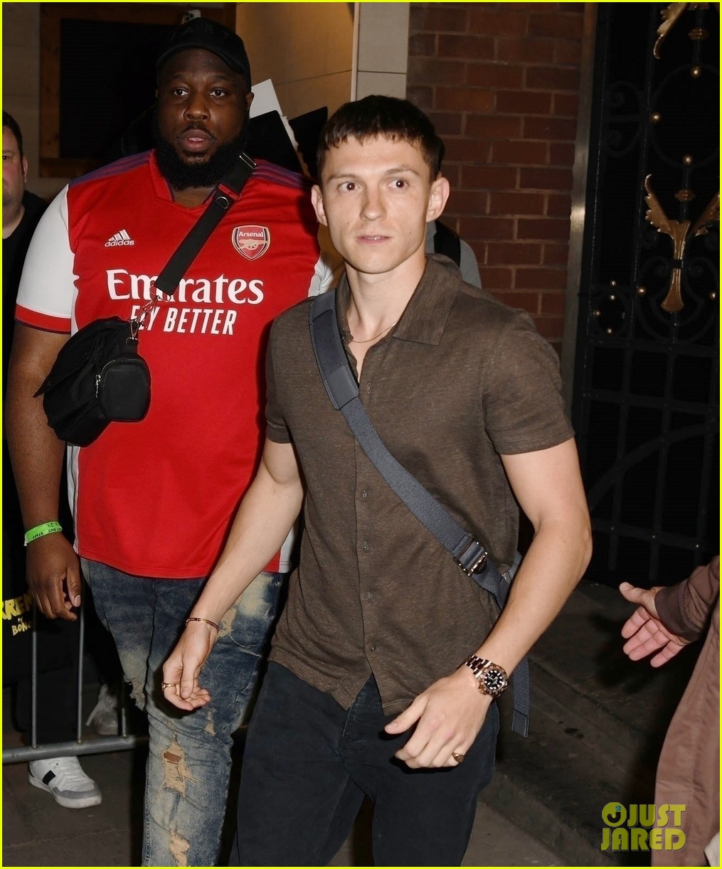 Tom Holland Shows Off Shorter Haircut in London After First 'Romeo ...