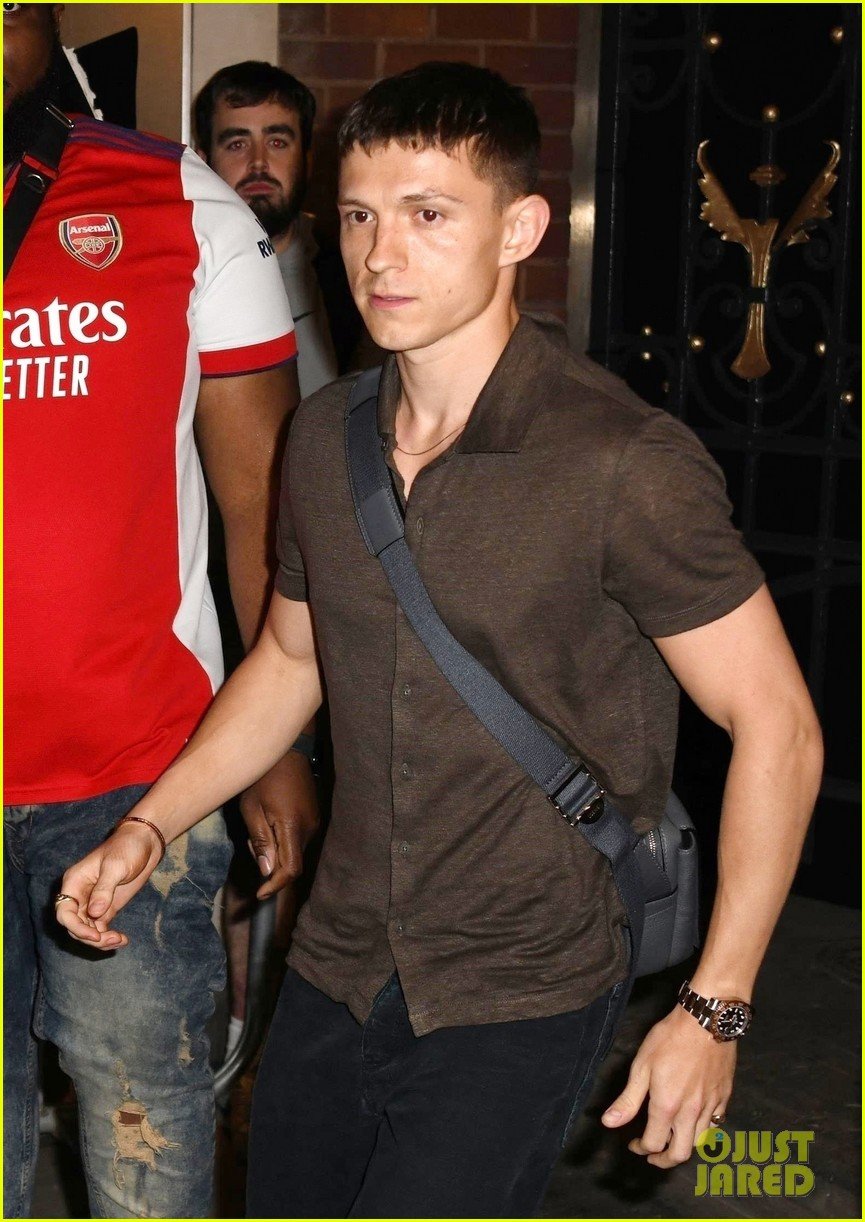 Tom Holland Shows Off Shorter Haircut in London After First 'Romeo ...