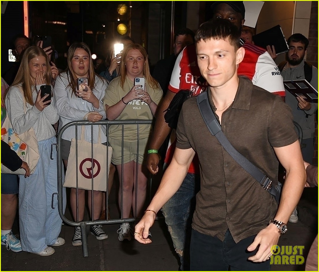 Tom Holland Shows Off Shorter Haircut in London After First 'Romeo ...