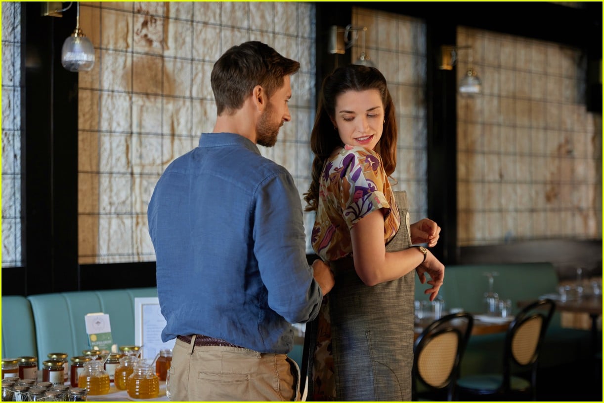 'For Love & Honey' - Cast & Behind-the-Scenes Photos Revealed for ...
