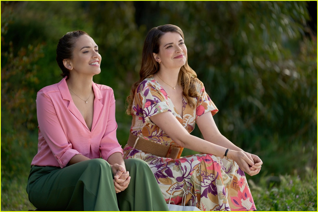 'For Love & Honey' - Cast & Behind-the-Scenes Photos Revealed for ...