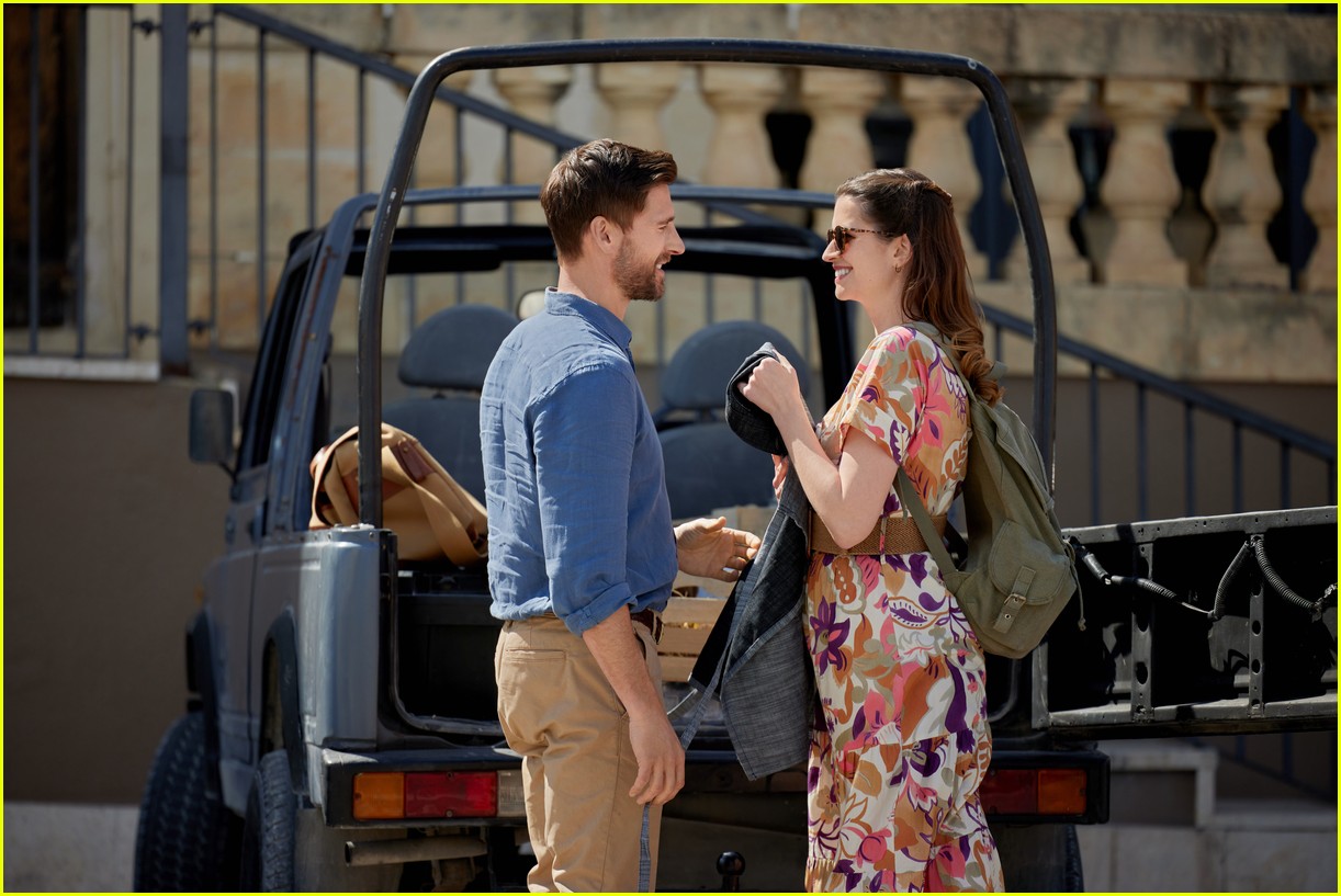 'For Love & Honey' - Cast & Behind-the-Scenes Photos Revealed for ...