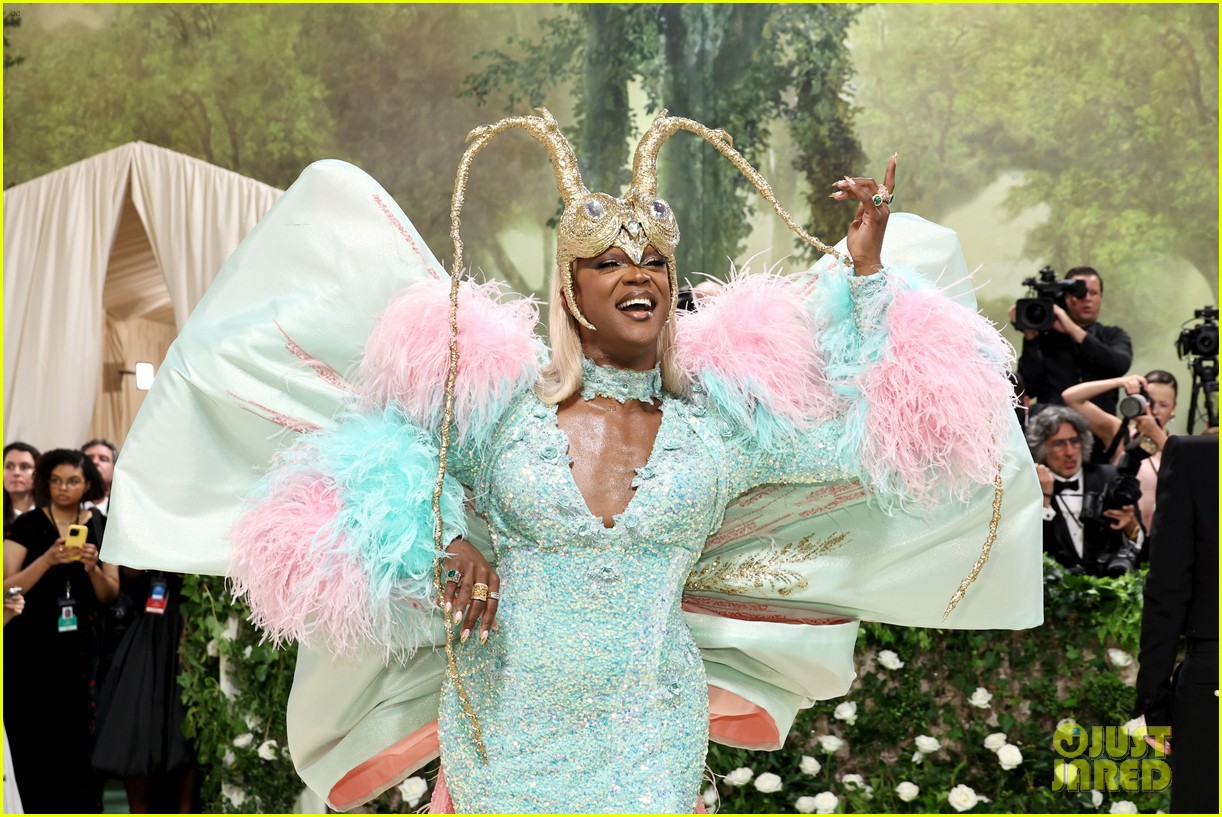 Tony Winner J Harrison Ghee Wears Giant Feathered Bow at Met Gala 2024 ...