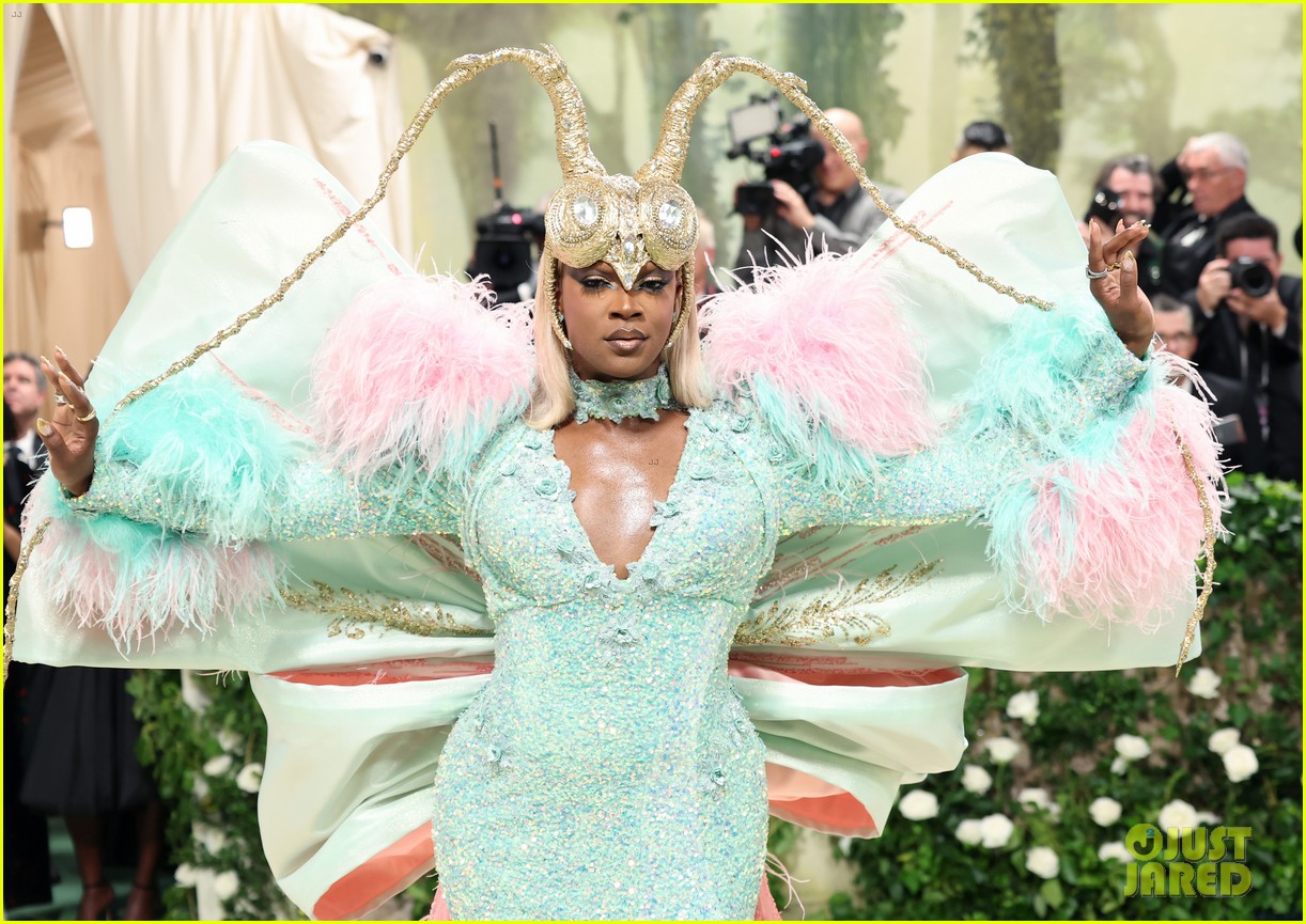 Tony Winner J Harrison Ghee Wears Giant Feathered Bow at Met Gala 2024 ...