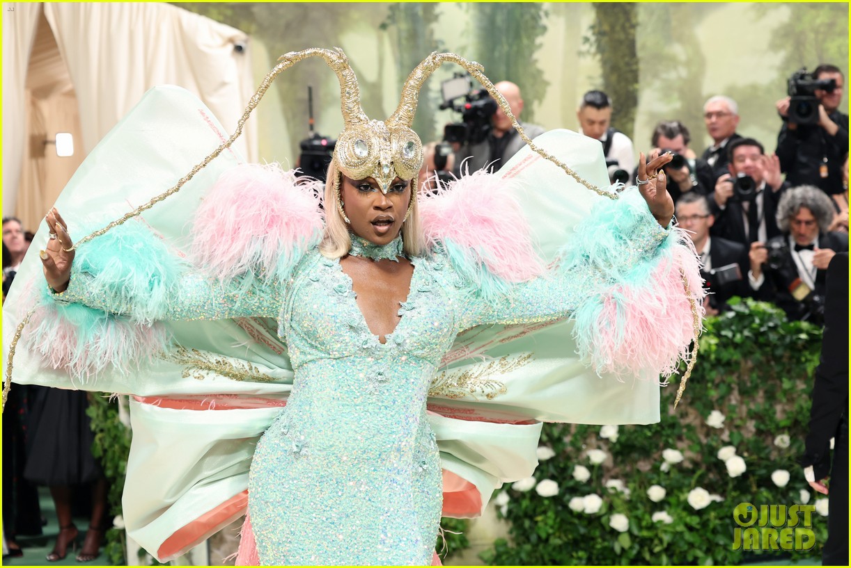 Tony Winner J Harrison Ghee Wears Giant Feathered Bow at Met Gala 2024 ...