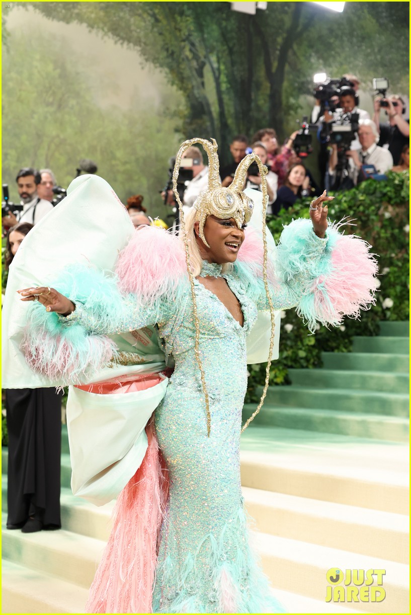 Tony Winner J Harrison Ghee Wears Giant Feathered Bow at Met Gala 2024 ...