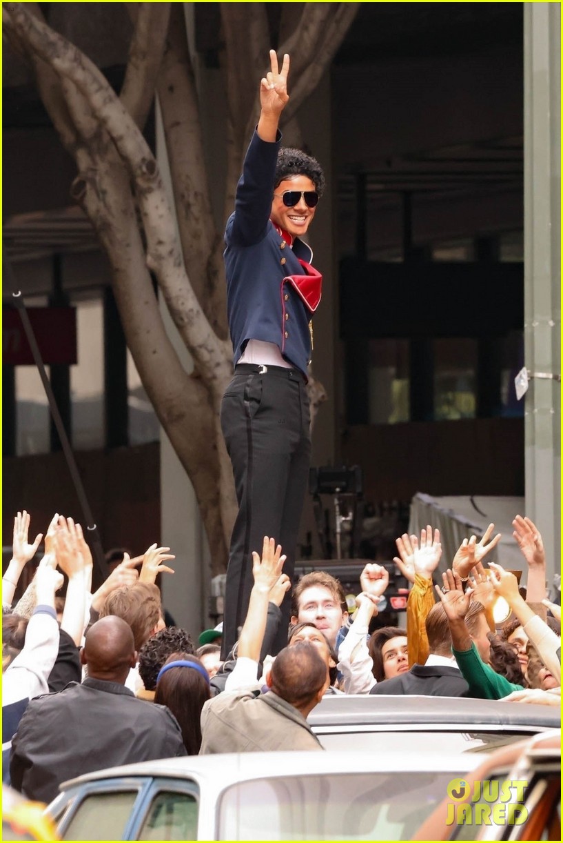 Jaafar Jackson Embodies Uncle Michael Jackson, Climbs On Top of Car ...