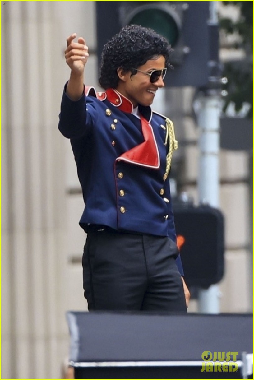 Jaafar Jackson Embodies Uncle Michael Jackson, Climbs On Top of Car ...