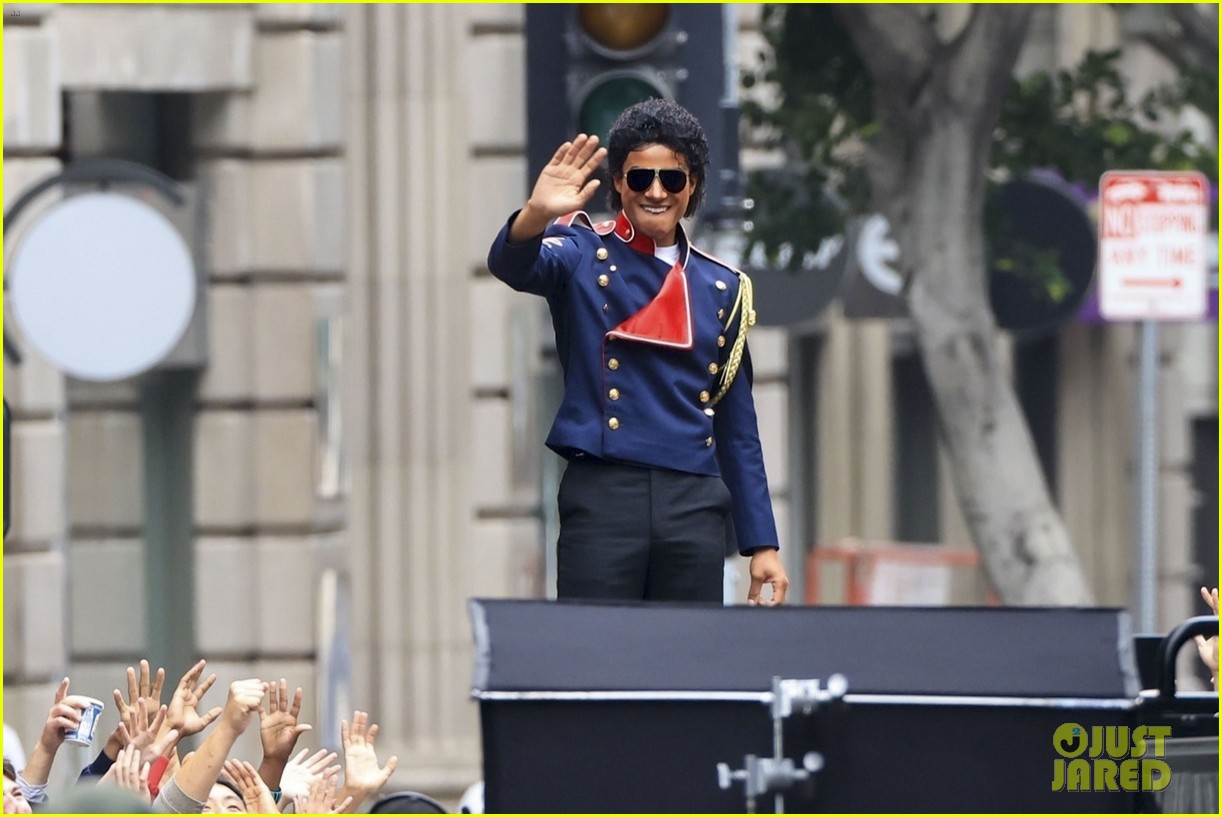 Jaafar Jackson Embodies Uncle Michael Jackson, Climbs On Top of Car ...