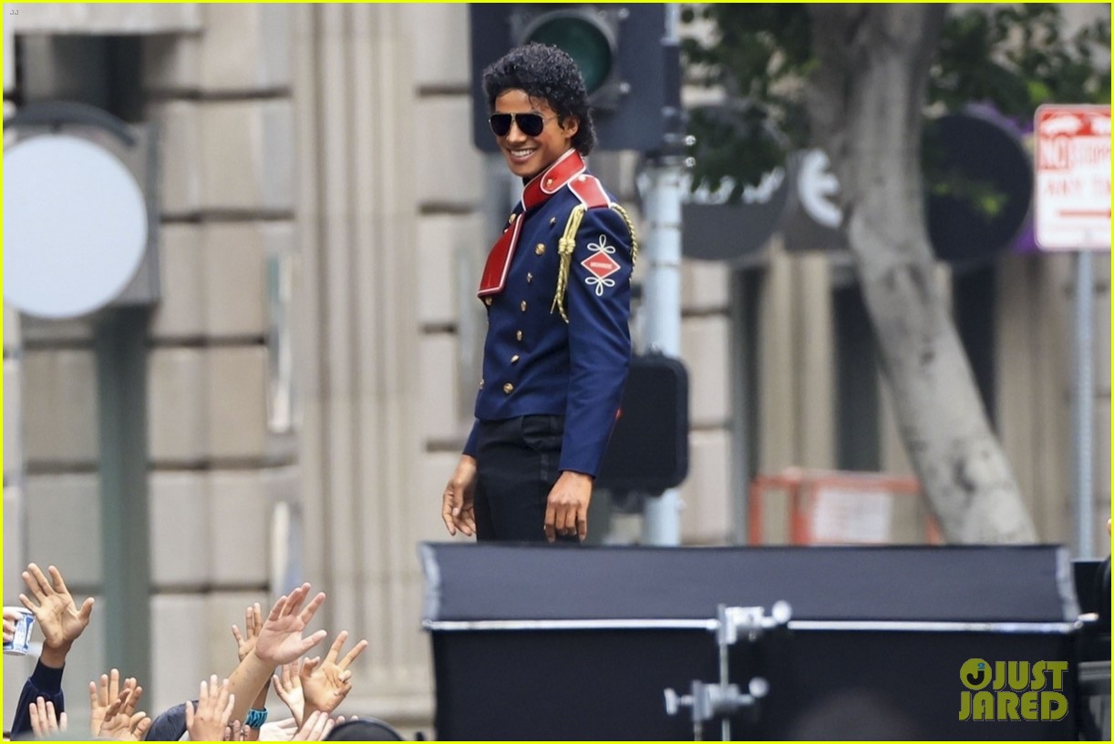 Jaafar Jackson Embodies Uncle Michael Jackson, Climbs On Top of Car ...
