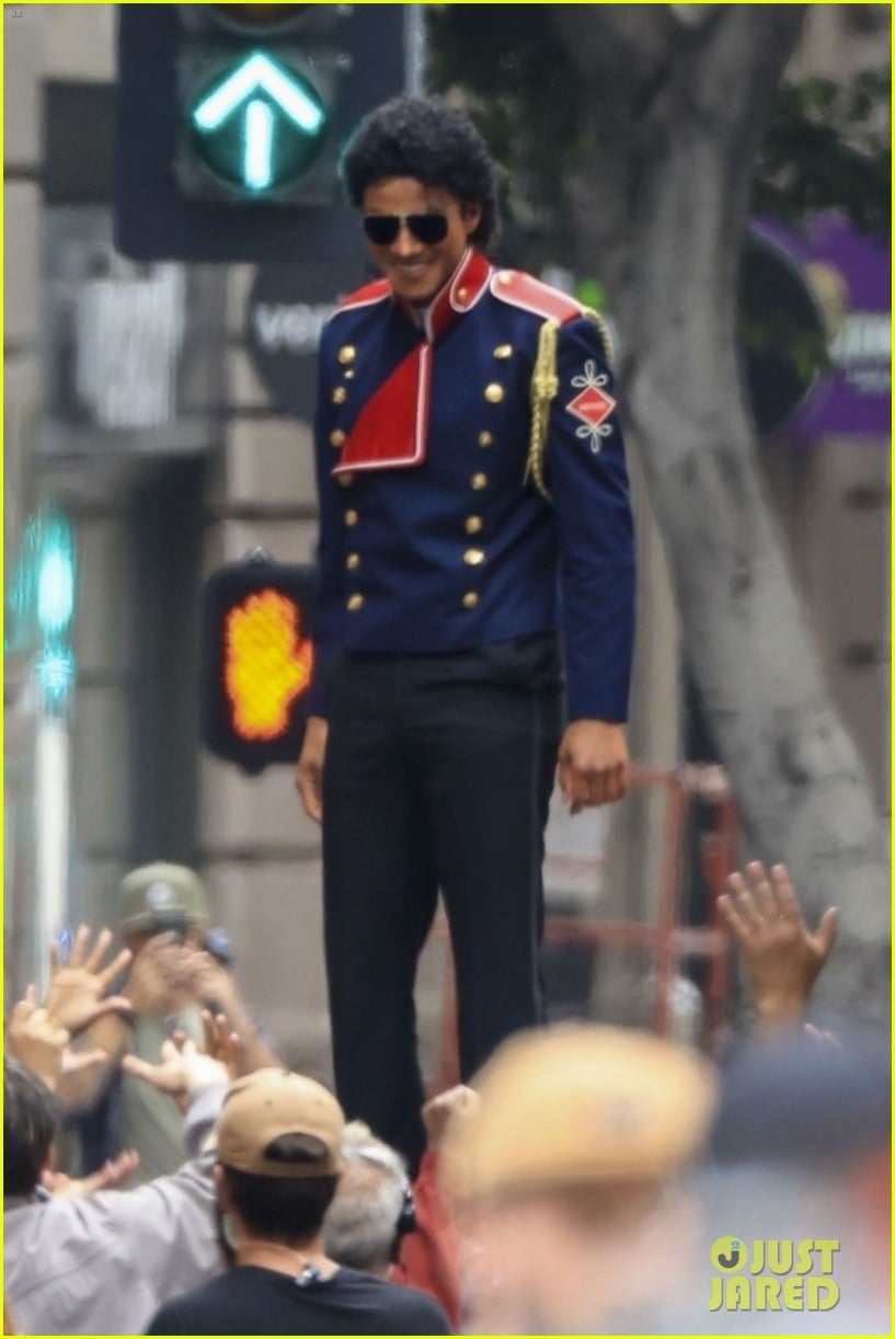 Jaafar Jackson Embodies Uncle Michael Jackson, Climbs On Top of Car ...