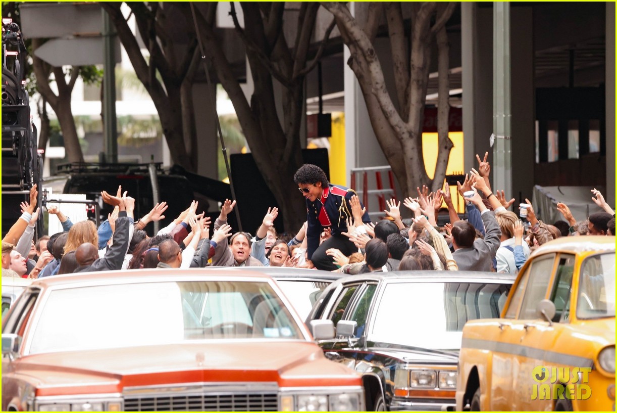 Jaafar Jackson Embodies Uncle Michael Jackson, Climbs On Top of Car ...