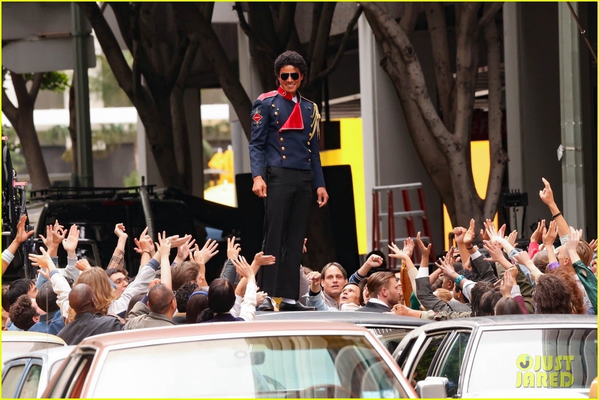 Jaafar Jackson Embodies Uncle Michael Jackson, Climbs On Top of Car ...
