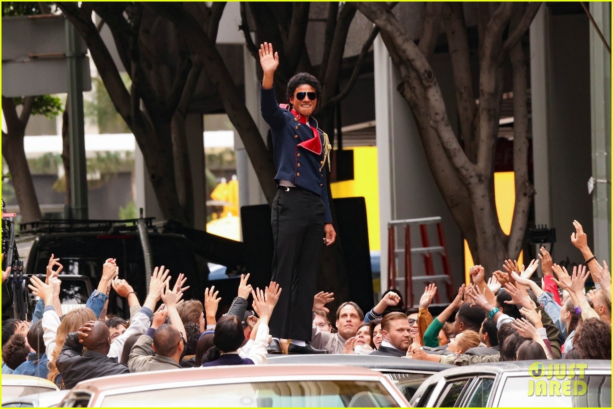 Jaafar Jackson Embodies Uncle Michael Jackson, Climbs On Top of Car ...