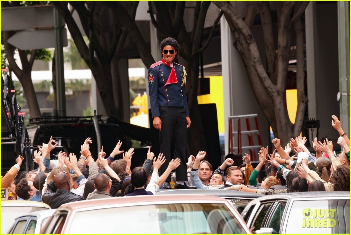 Jaafar Jackson Embodies Uncle Michael Jackson, Climbs On Top of Car ...