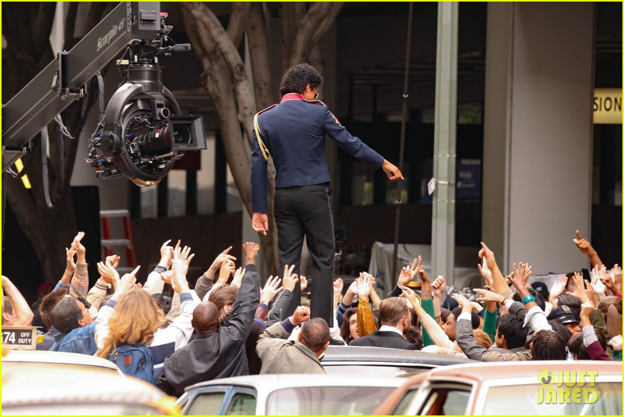 Jaafar Jackson Embodies Uncle Michael Jackson, Climbs On Top of Car ...