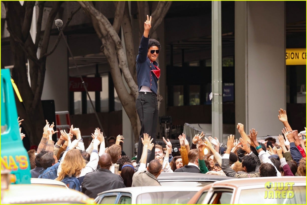 Jaafar Jackson Embodies Uncle Michael Jackson, Climbs On Top of Car ...