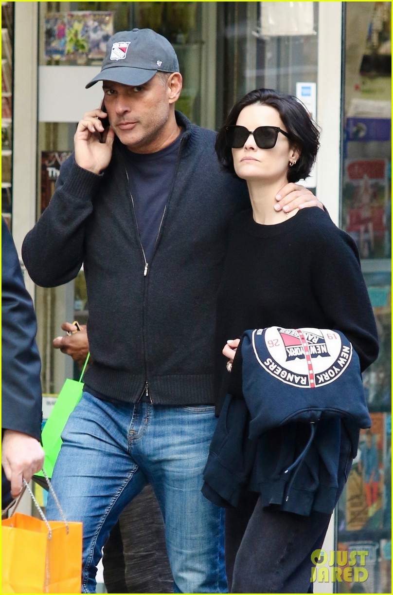 Jaimie Alexander Spotted Kissing New Boyfriend Jorge Mora: Photo ...