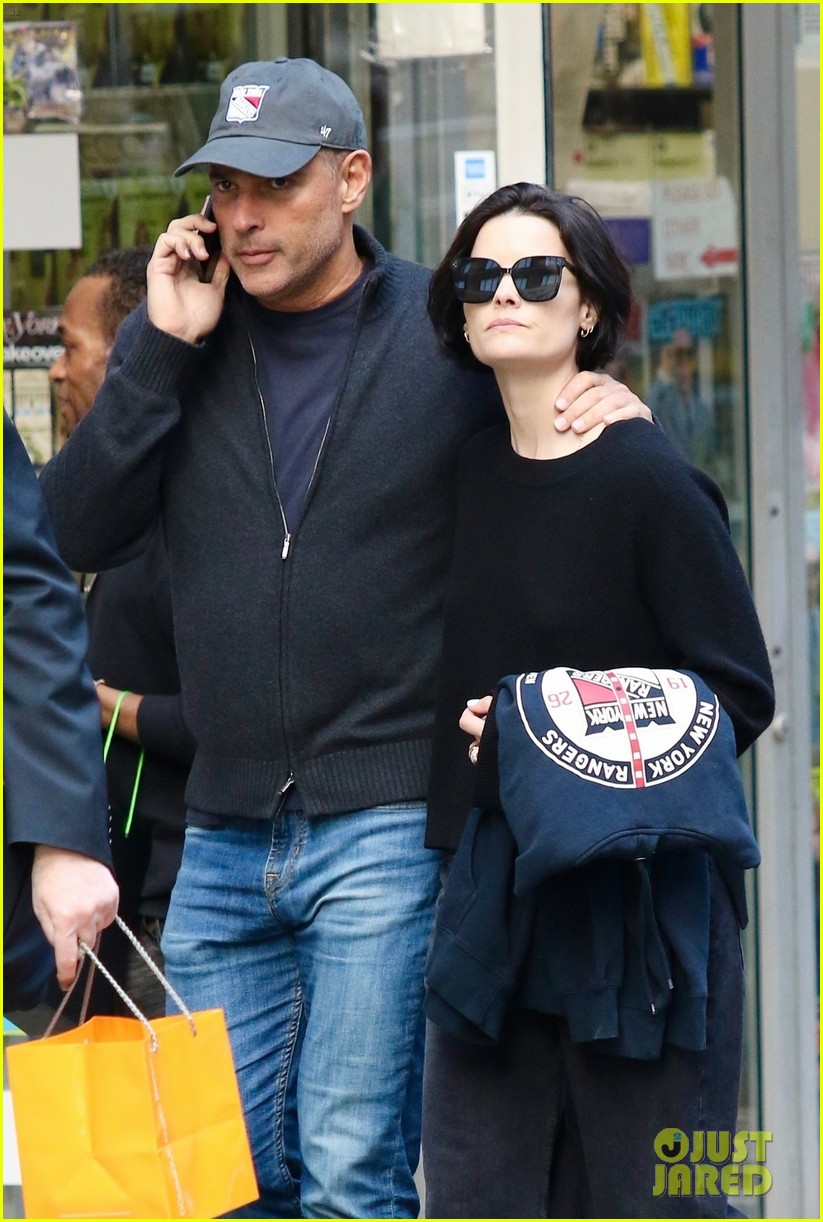 Jaimie Alexander Spotted Kissing New Boyfriend Jorge Mora: Photo ...