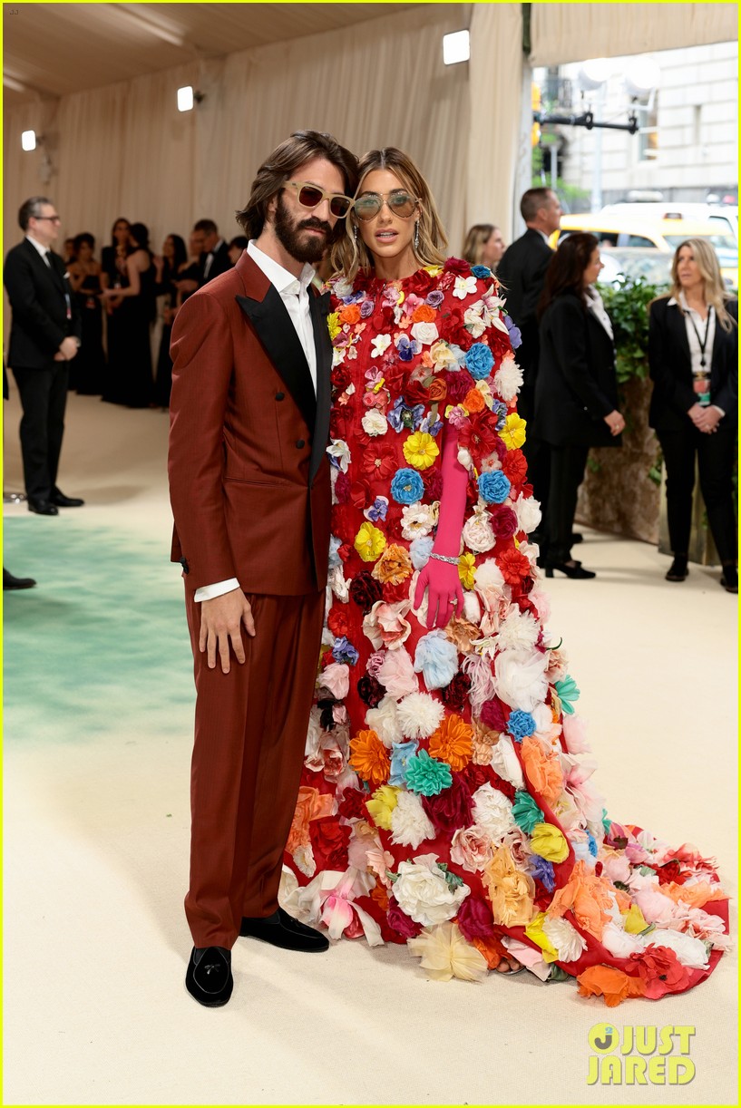 Jessica Serfaty Wears a Garden's Worth of Flowers to Met Gala 2024 With ...