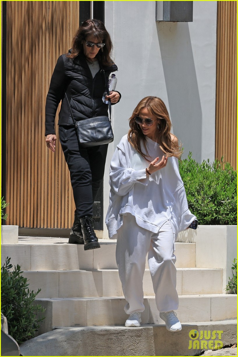 Jennifer Lopez Spotted House Hunting in L.A. Amid Tour Rehearsals ...