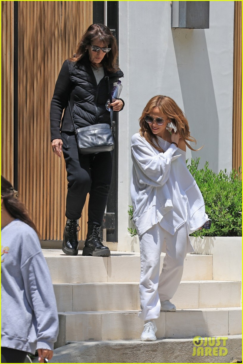 Jennifer Lopez Spotted House Hunting in L.A. Amid Tour Rehearsals ...