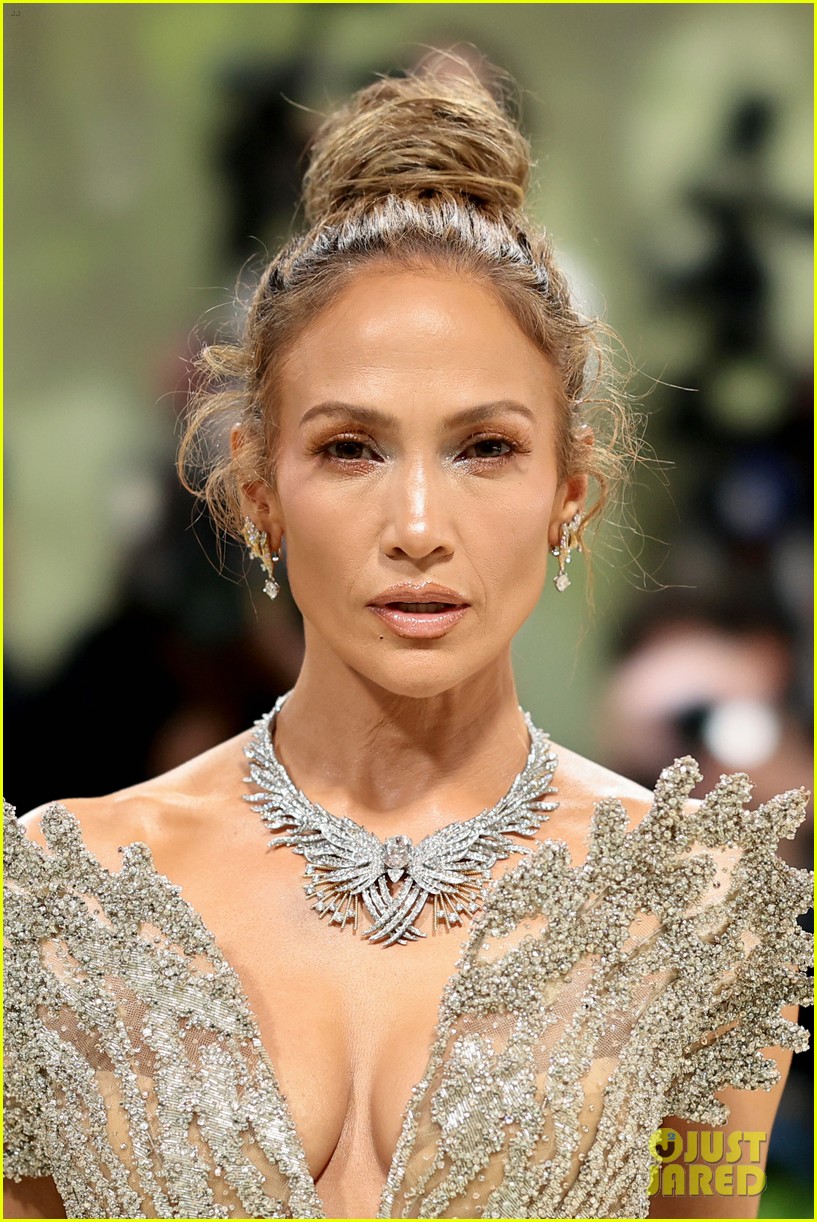 Jennifer Lopez is Dripping in Diamonds at Met Gala 2024: Photo 5037260 ...