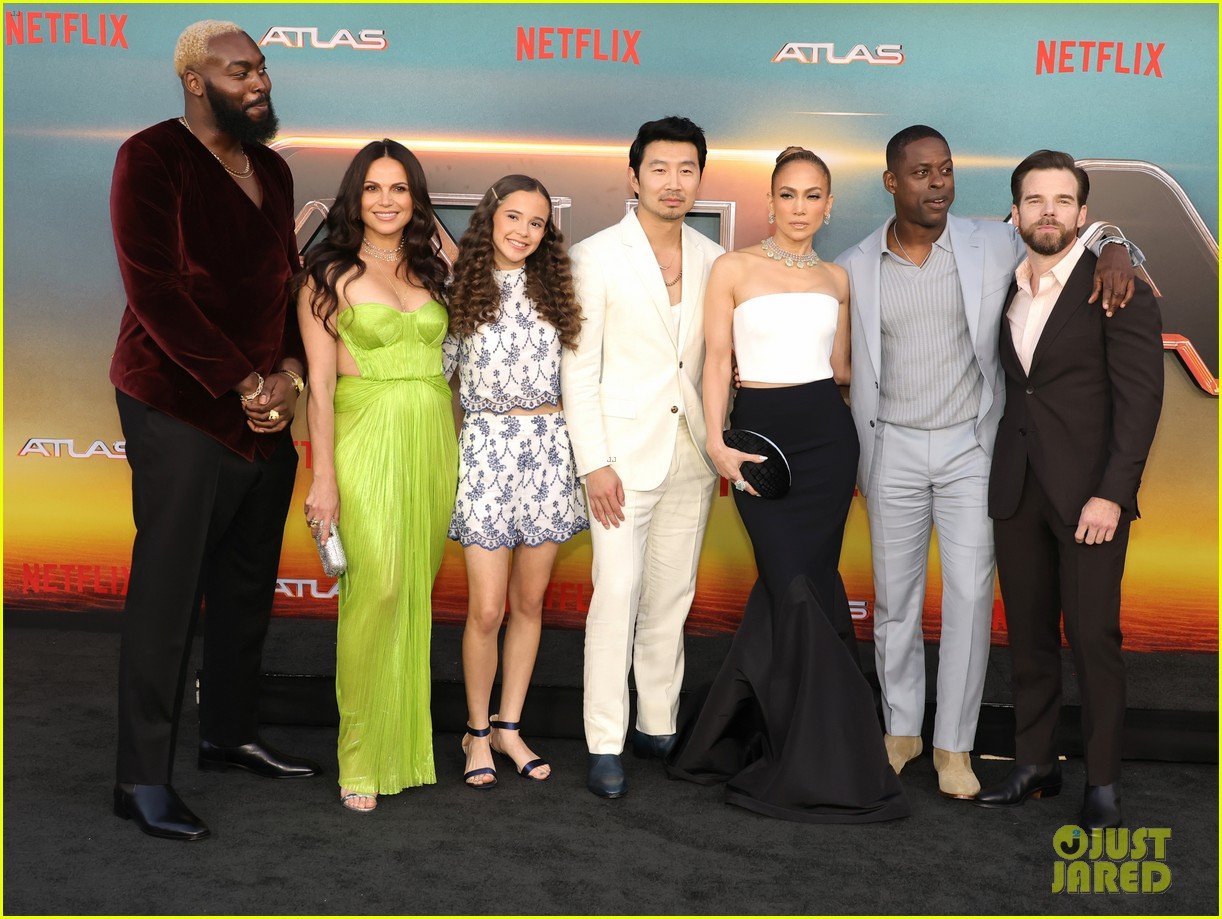 Photo: jennifer lopez atlas red carpet premiere 05 | Photo 5043199 ...