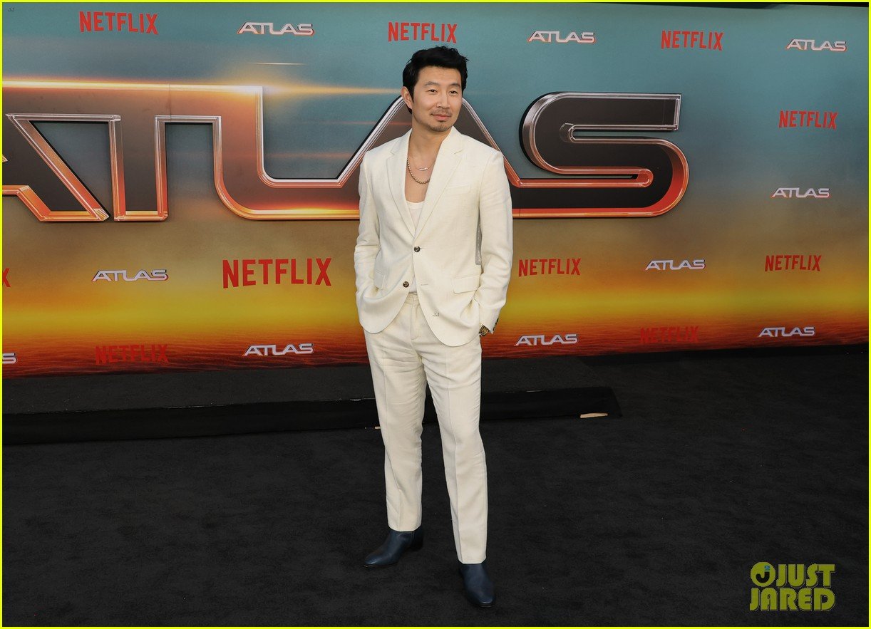 Jennifer Lopez Attends 'Atlas' Premiere Sans Ben Affleck, But Flaunts ...