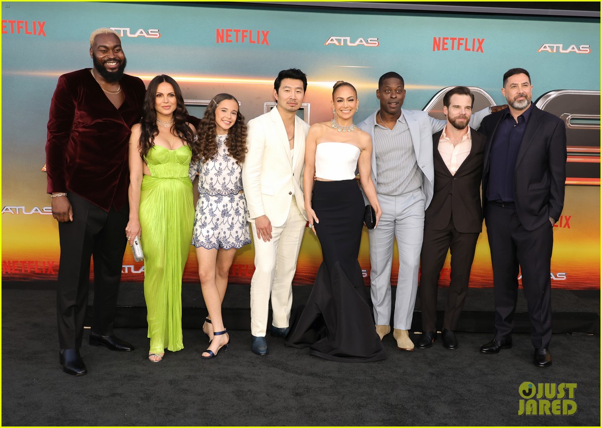 Jennifer Lopez Attends 'Atlas' Premiere Sans Ben Affleck, But Flaunts ...