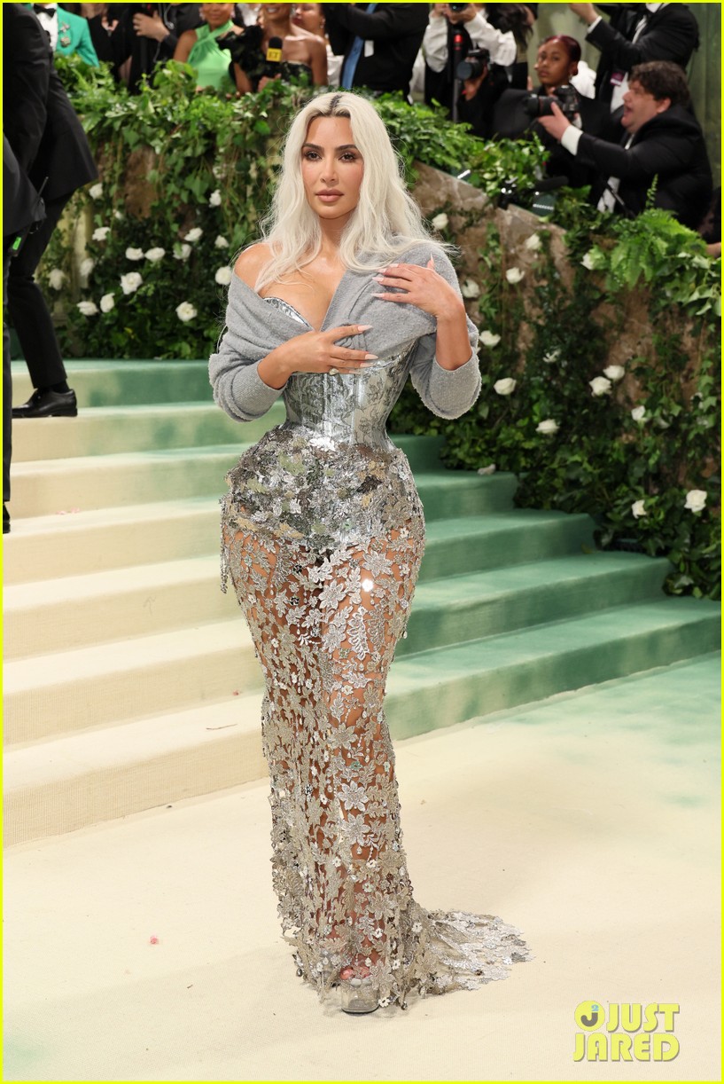 Kim Kardashian Reveals Reason Why She Could Barely Walk at Met Gala ...