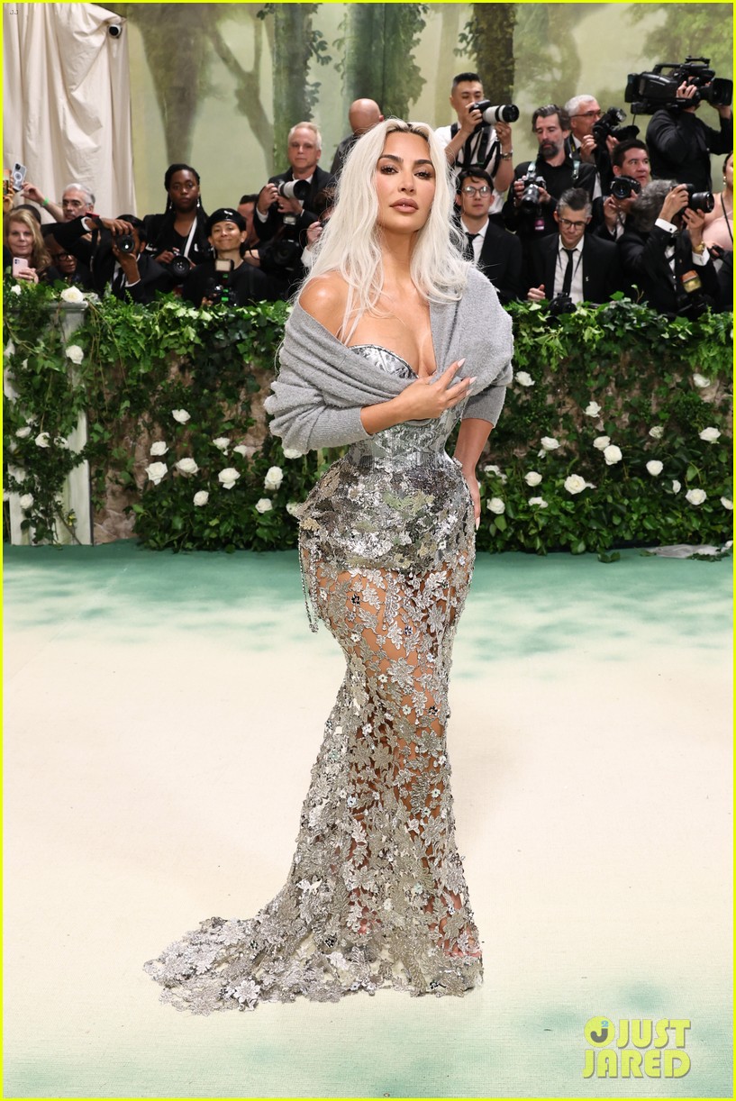 Kim Kardashian Reveals Reason Why She Could Barely Walk at Met Gala ...