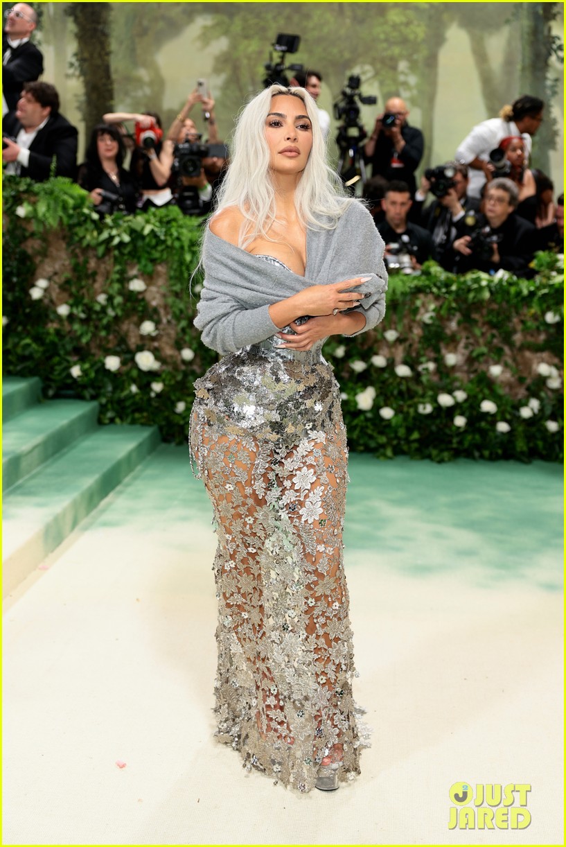 Kim Kardashian Reveals Reason Why She Could Barely Walk at Met Gala ...
