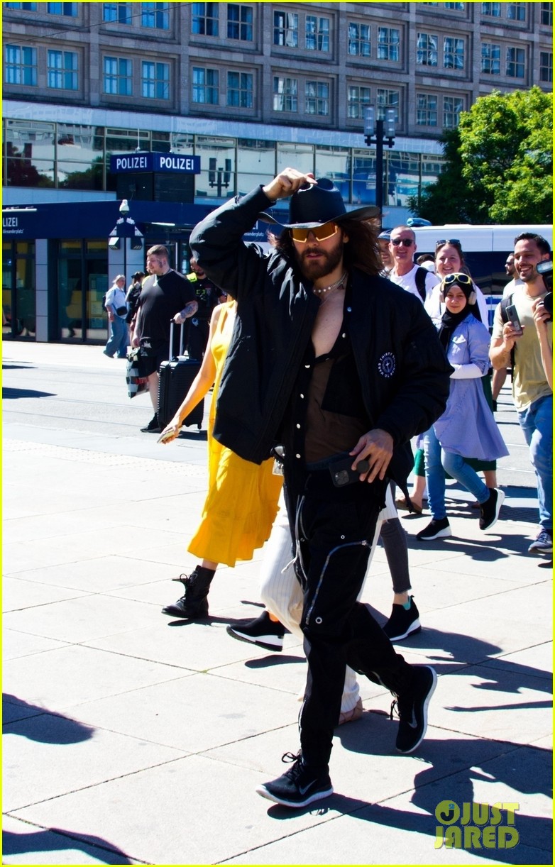 Jared Leto Surprises Fans with Thirty Seconds to Mars Show in Berlin ...