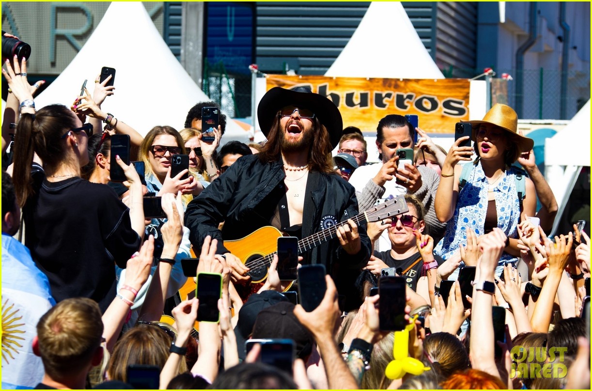 Jared Leto Surprises Fans with Thirty Seconds to Mars Show in Berlin ...
