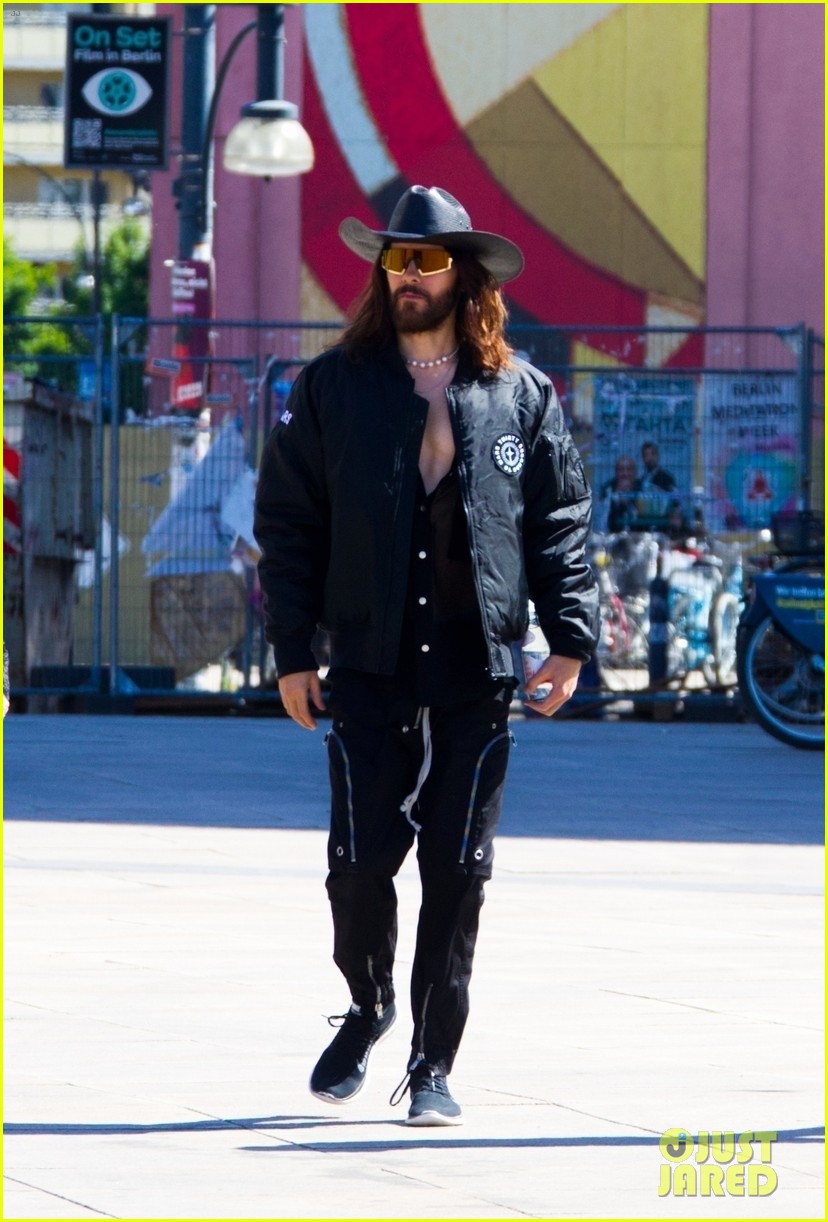 Jared Leto Surprises Fans with Thirty Seconds to Mars Show in Berlin ...