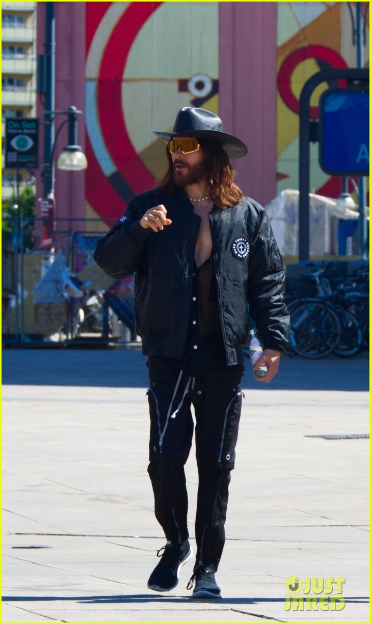 Jared Leto Surprises Fans with Thirty Seconds to Mars Show in Berlin ...