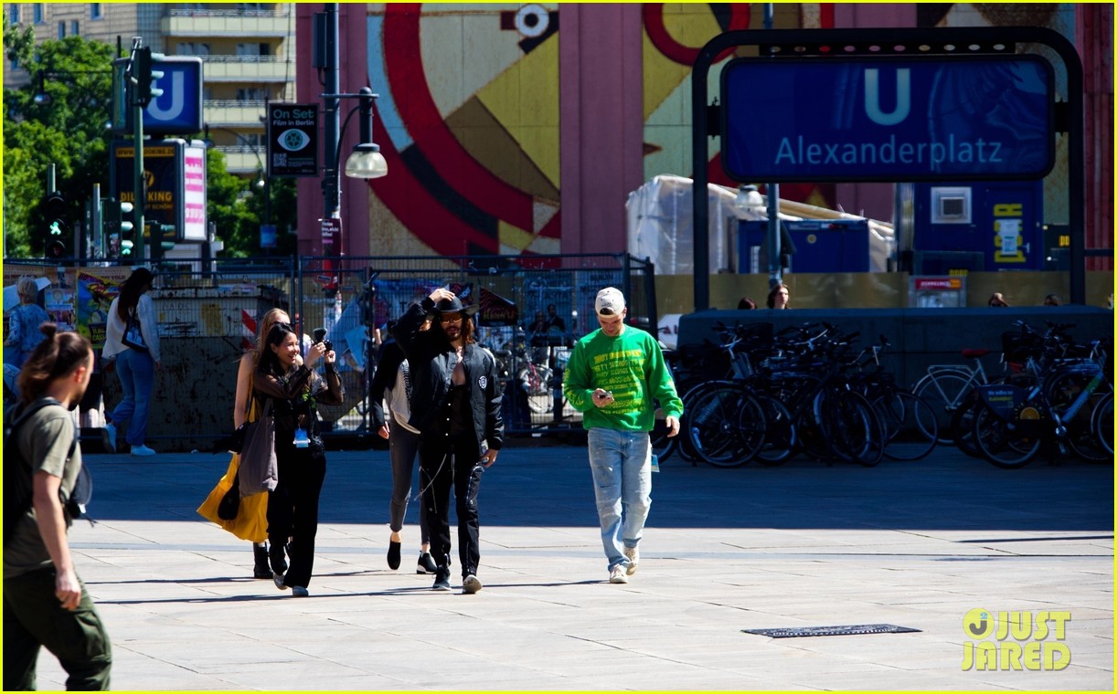 Jared Leto Surprises Fans with Thirty Seconds to Mars Show in Berlin ...