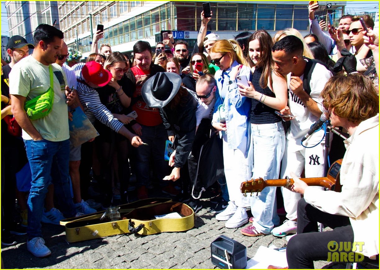 Jared Leto Surprises Fans with Thirty Seconds to Mars Show in Berlin ...