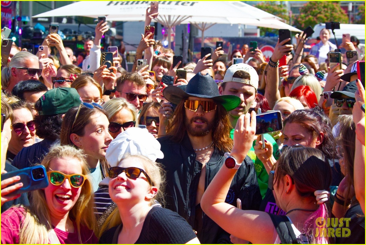 Jared Leto Surprises Fans with Thirty Seconds to Mars Show in Berlin ...