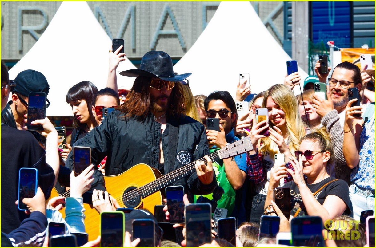 Jared Leto Surprises Fans with Thirty Seconds to Mars Show in Berlin ...