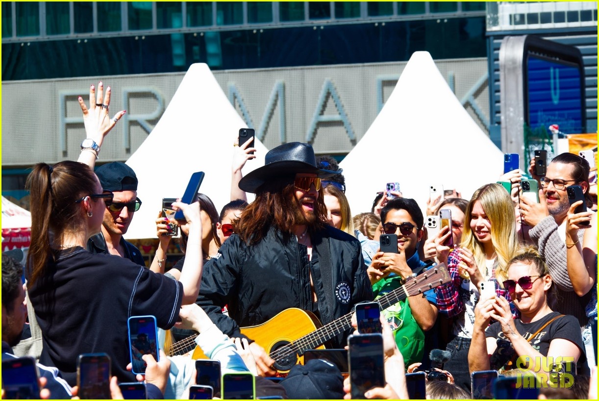 Jared Leto Surprises Fans with Thirty Seconds to Mars Show in Berlin ...