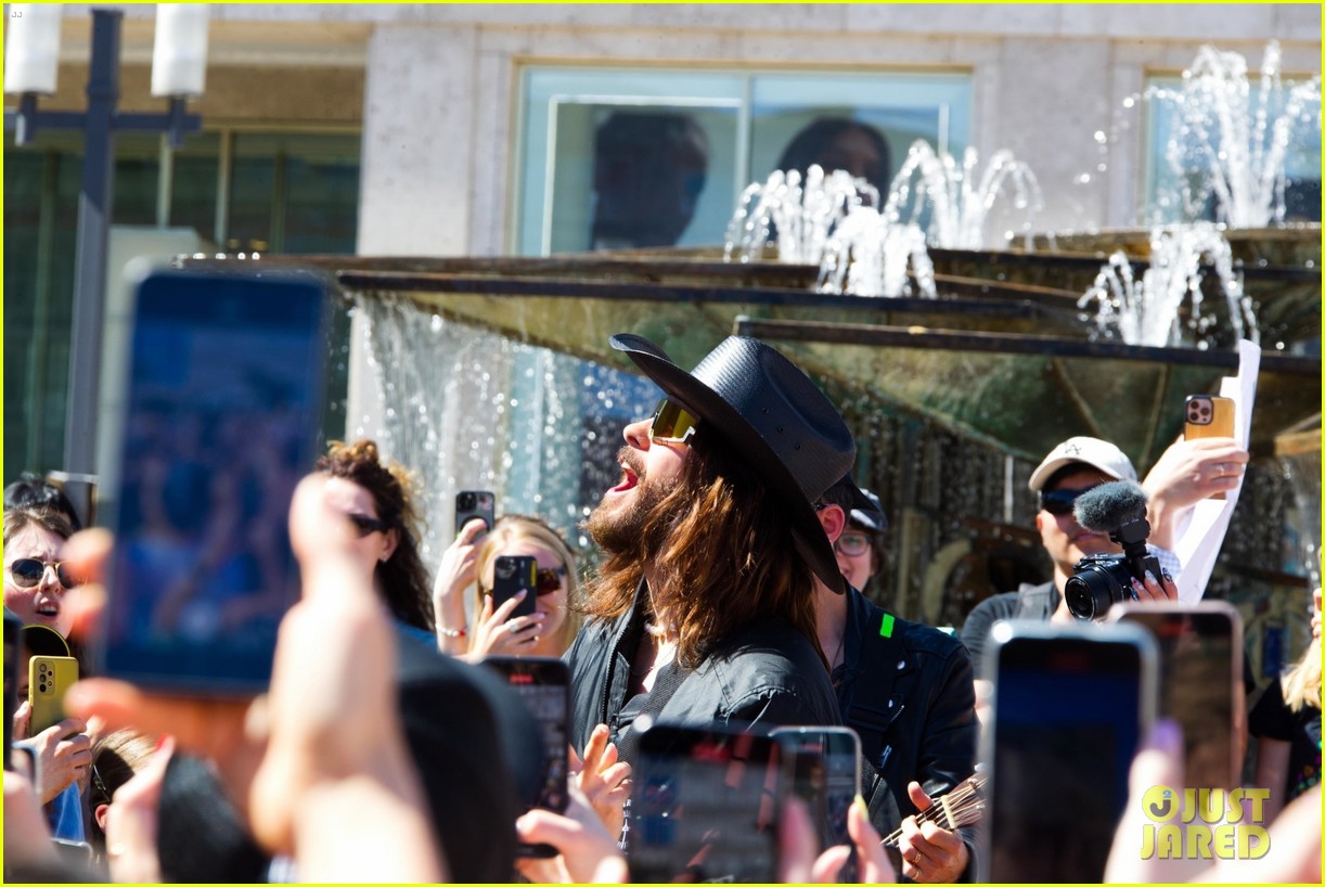 Jared Leto Surprises Fans with Thirty Seconds to Mars Show in Berlin ...