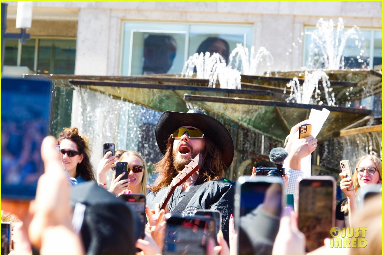 Jared Leto Surprises Fans with Thirty Seconds to Mars Show in Berlin ...